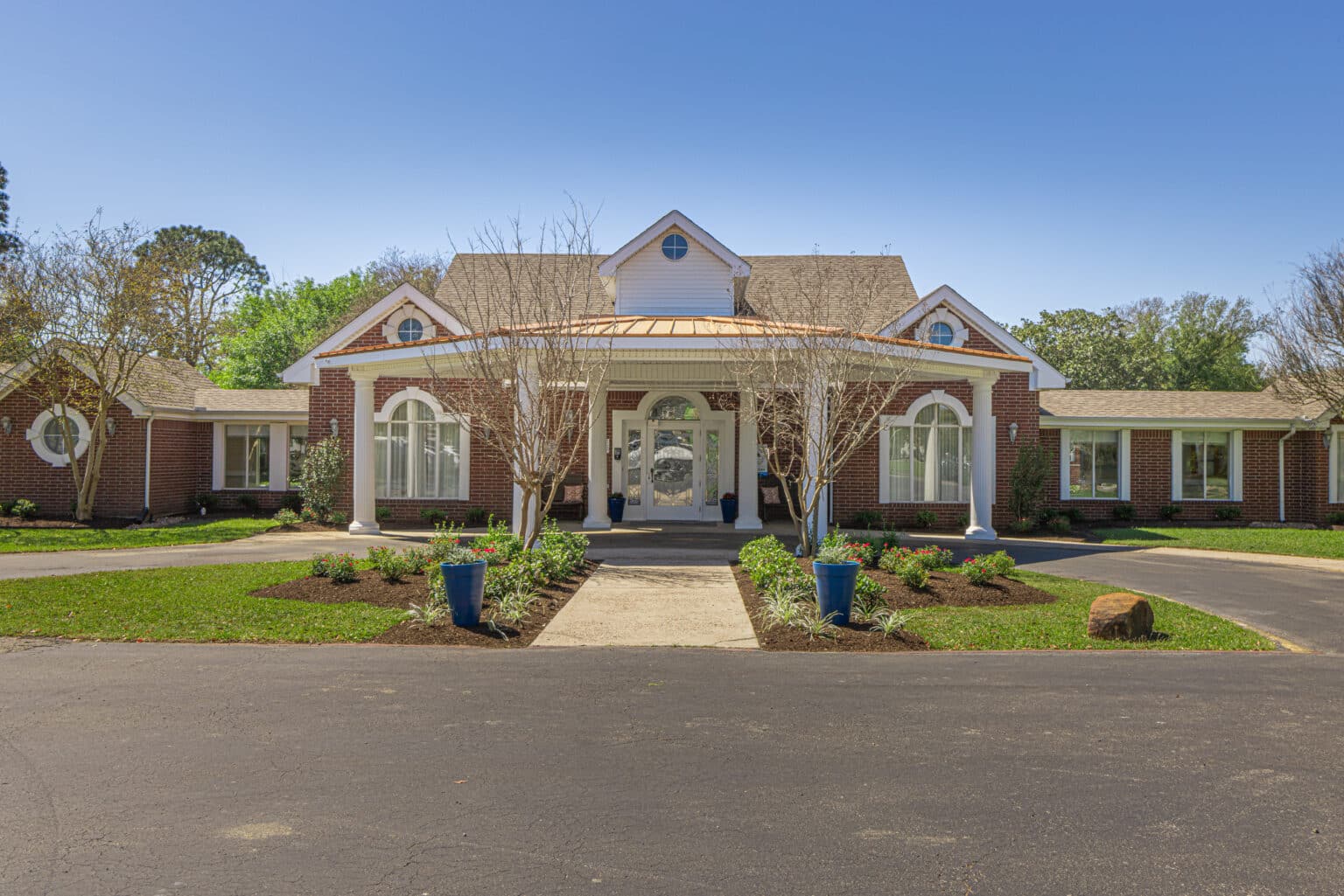 Magnolia Manor - Groves, TX - Skilled Nursing Facility